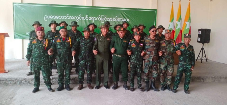 ဗိုလ်မှူးကြီး‌စောဆန်း‌အောင် ဦး‌ဆောင်သည့် DKBA တပ်ဖွဲ့ဝင် ၁၃ ဦး ဥပ‌ဒေ ...
