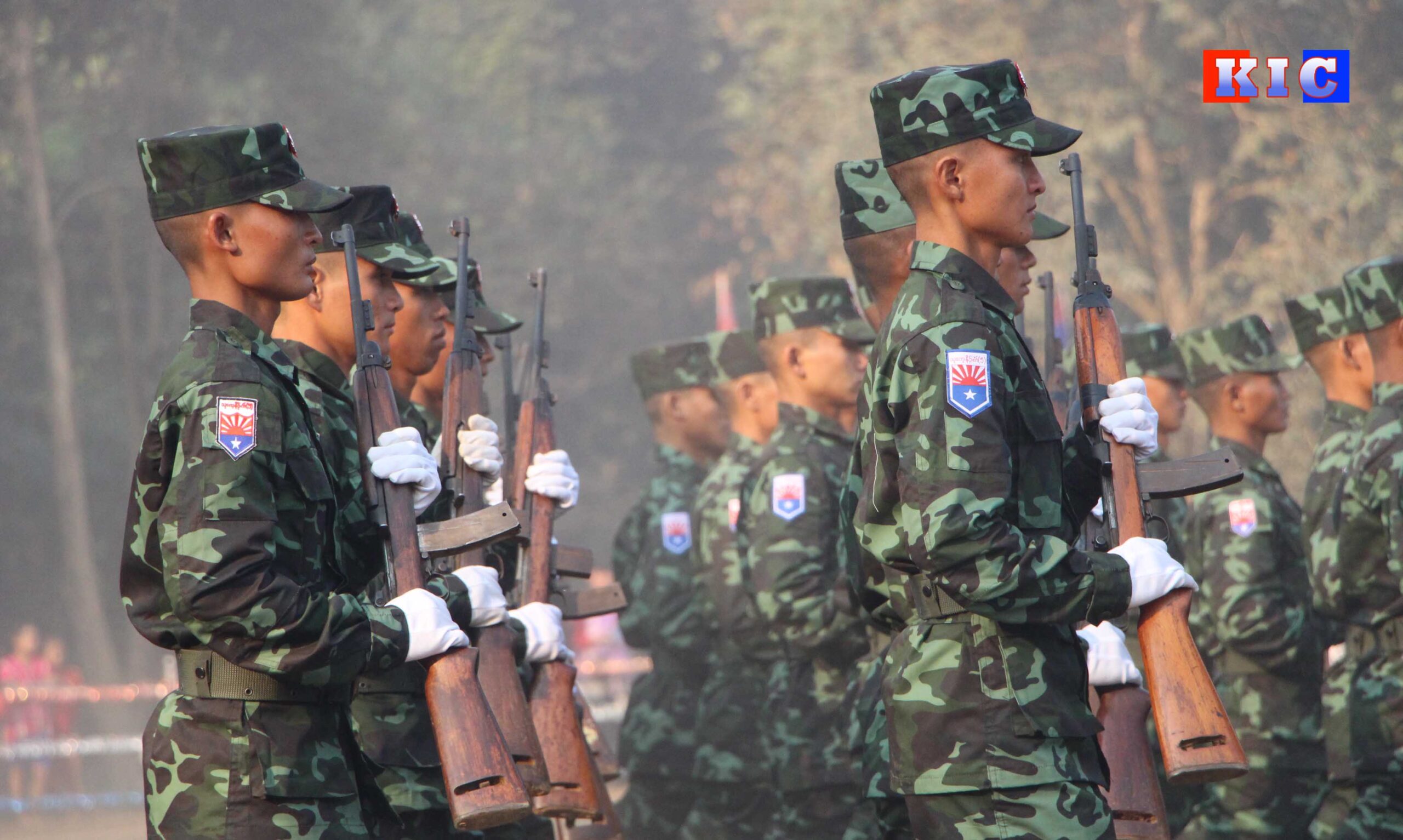 ခေါင်းဆောင်များ၏ အစီအစဉ်ညွှန်ကြားချက်များကို စောင့်ကြည့်နားထောင်ကြရန ...